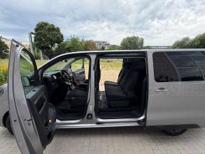 Pelēks Opel Zafira Life 2026 Rīga, ar dzinēja tilpumu 2.18 L un nobraukumu 11 tūkst. km par 36900 €, foto 6 vietnē AUTOMOTO.COM.LV