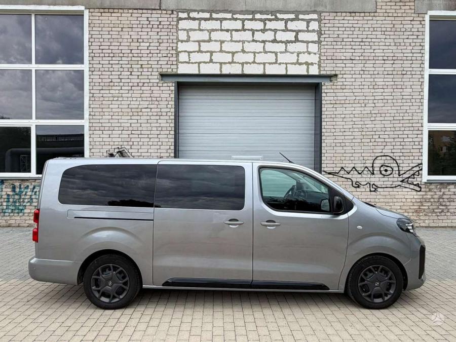 Pelēks Opel Zafira Life 2026 Rīga, ar dzinēja tilpumu 2.18 L un nobraukumu 11 tūkst. km par 36900 €, foto 7 vietnē AUTOMOTO.COM.LV