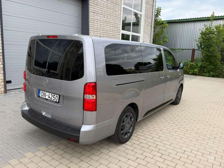 Pelēks Opel Zafira Life 2026 Rīga, ar dzinēja tilpumu 2.18 L un nobraukumu 11 tūkst. km par 36900 €, foto 8 vietnē AUTOMOTO.COM.LV
