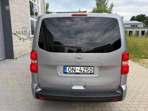 Pelēks Opel Zafira Life 2026 Rīga, ar dzinēja tilpumu 2.18 L un nobraukumu 11 tūkst. km par 36900 €, foto 8 vietnē AUTOMOTO.COM.LV