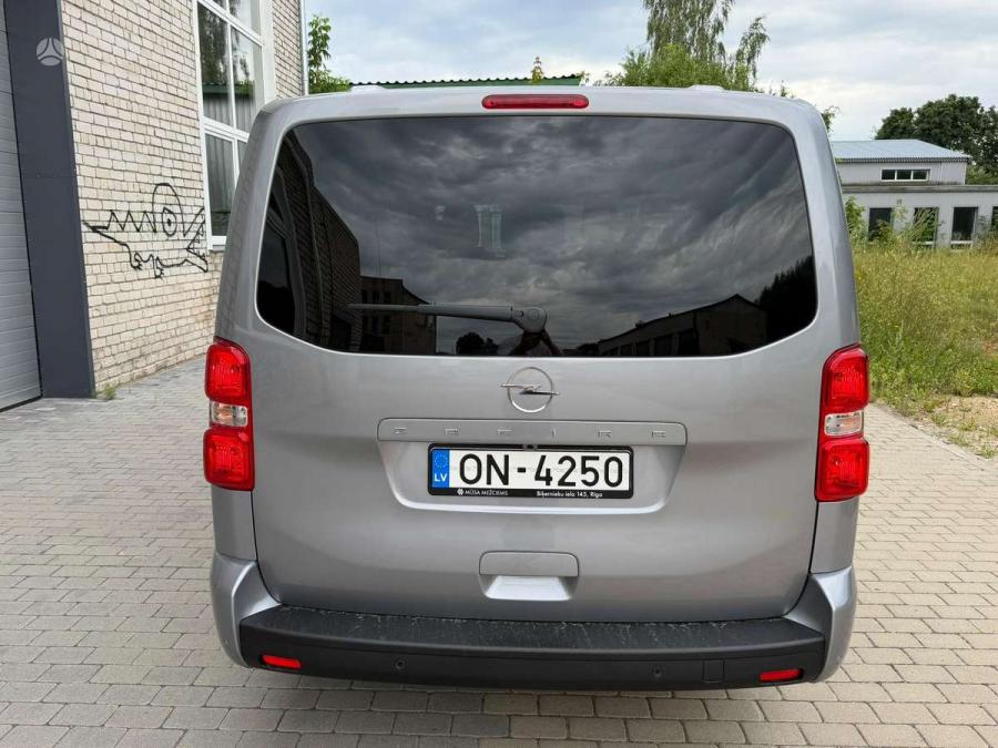 Pelēks Opel Zafira Life 2026 Rīga, ar dzinēja tilpumu 2.18 L un nobraukumu 11 tūkst. km par 36900 €, foto 9 vietnē AUTOMOTO.COM.LV