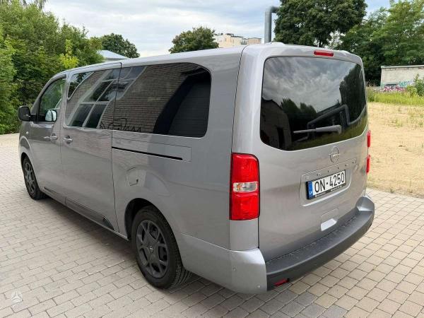 Pelēks Opel Zafira Life 2026 Rīga, ar dzinēja tilpumu 2.18 L un nobraukumu 11 tūkst. km par 36900 €, foto 10 vietnē AUTOMOTO.COM.LV