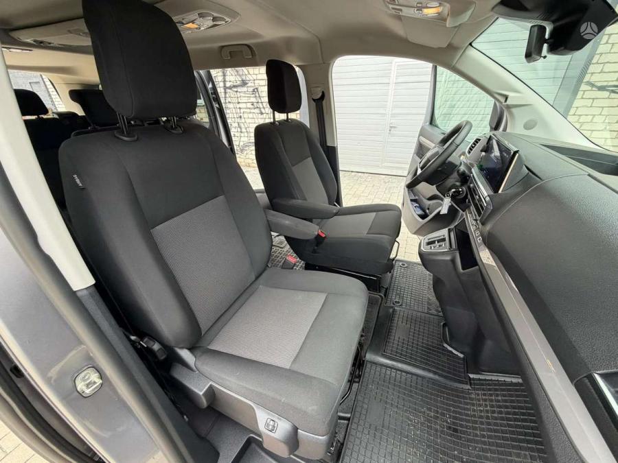 Pelēks Opel Zafira Life 2026 Rīga, ar dzinēja tilpumu 2.18 L un nobraukumu 11 tūkst. km par 36900 €, foto 17 vietnē AUTOMOTO.COM.LV