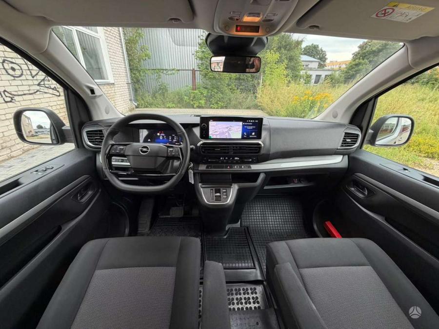 Pelēks Opel Zafira Life 2026 Rīga, ar dzinēja tilpumu 2.18 L un nobraukumu 11 tūkst. km par 36900 €, foto 20 vietnē AUTOMOTO.COM.LV