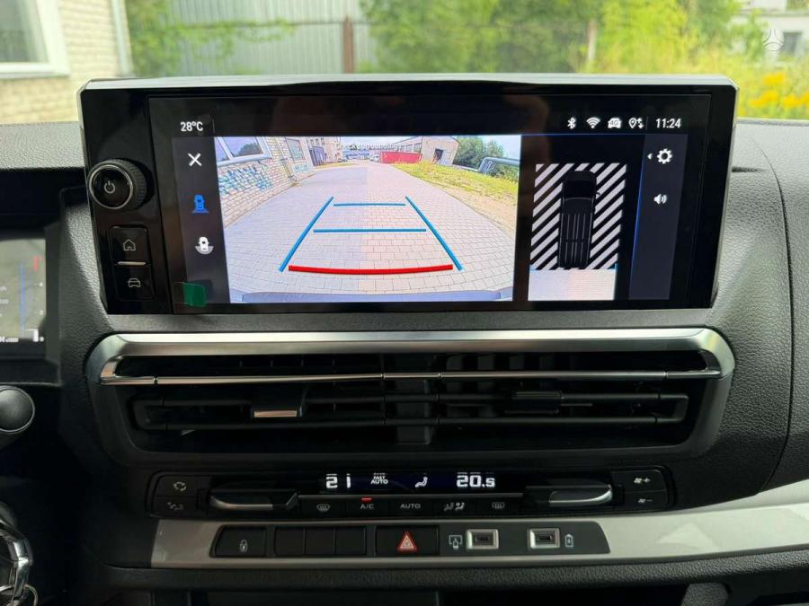 Pelēks Opel Zafira Life 2026 Rīga, ar dzinēja tilpumu 2.18 L un nobraukumu 11 tūkst. km par 36900 €, foto 24 vietnē AUTOMOTO.COM.LV