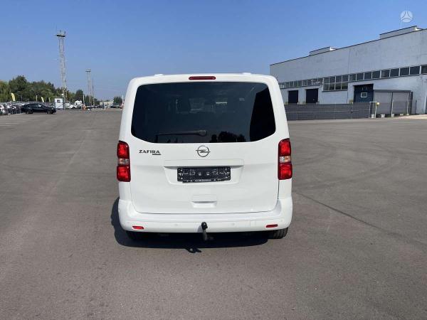 Balts Opel Zafira Life 2021 Marijampole, ar dzinēja tilpumu 2.00 L un nobraukumu 154 tūkst. km par 18900 €, foto 8 vietnē AUTOMOTO.COM.LV