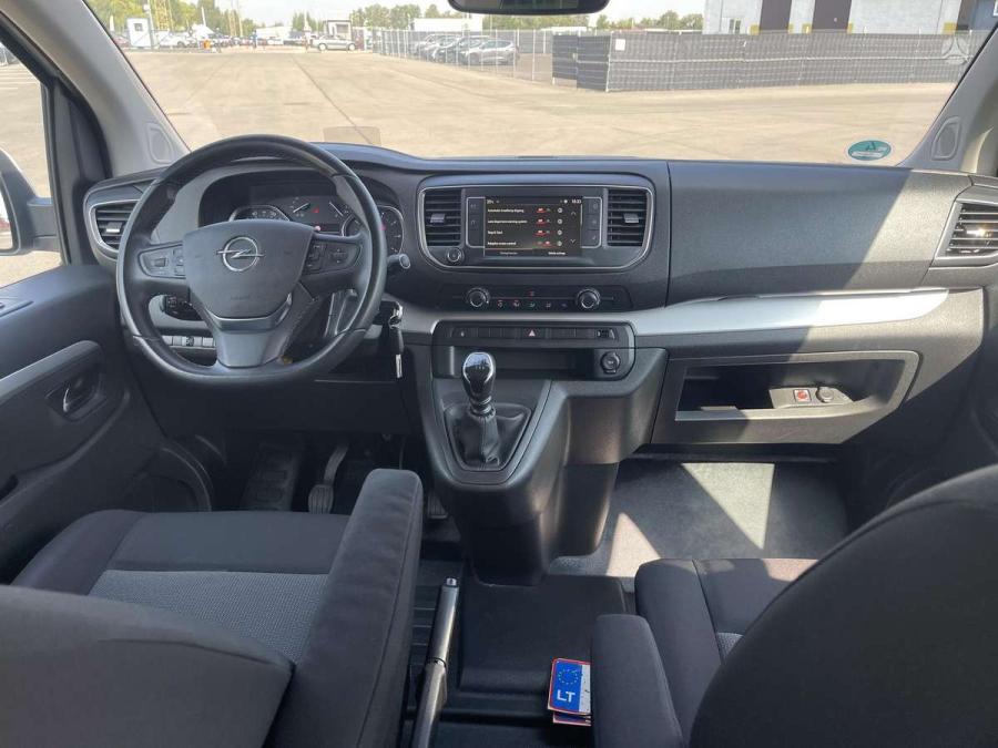 White Opel Zafira Life 2021 in Marijampole, with an engine capacity of 2.00 L and mileage of 154 thousand km for 18900 €, photo 13 on AUTOMOTO.COM.LV