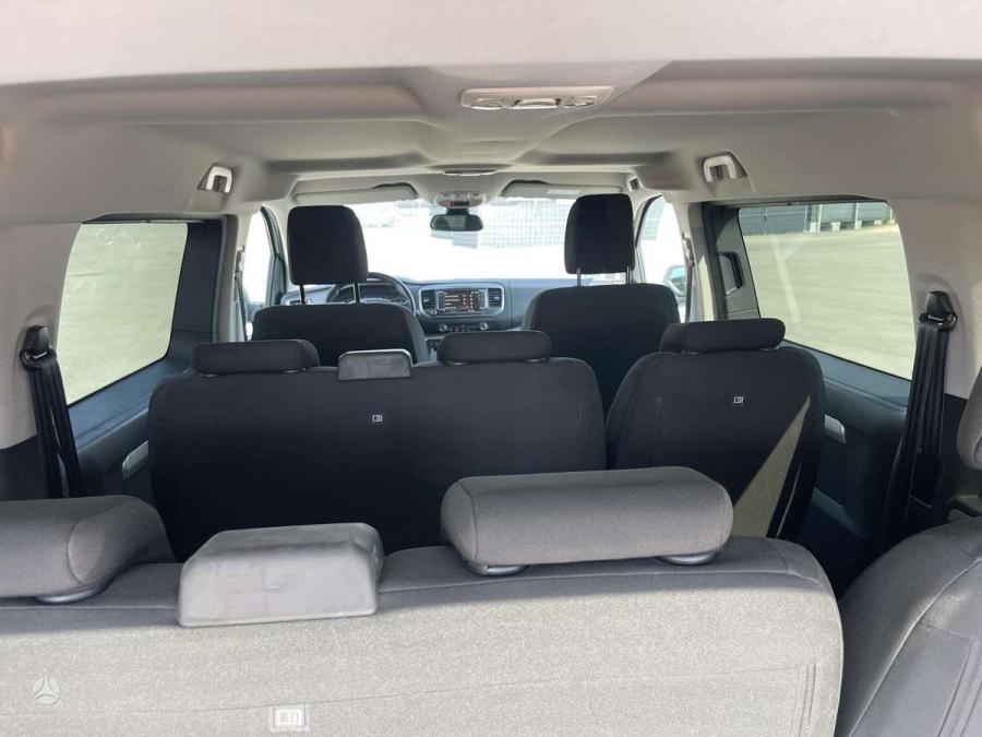 White Opel Zafira Life 2021 in Marijampole, with an engine capacity of 2.00 L and mileage of 154 thousand km for 18900 €, photo 16 on AUTOMOTO.COM.LV