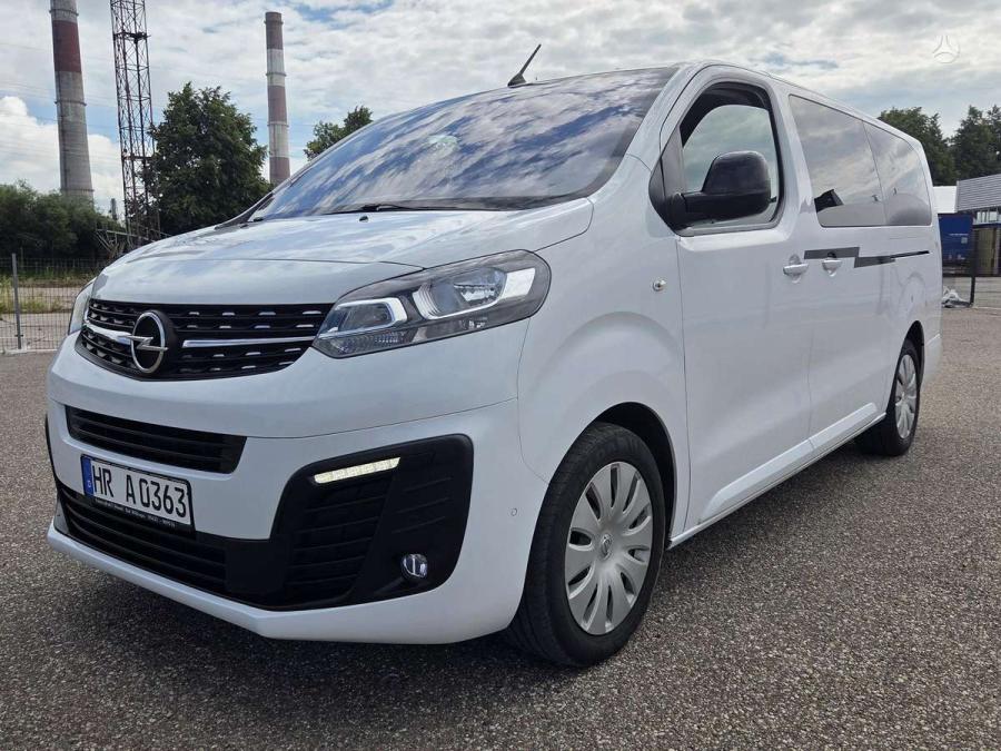 Balts Opel Zafira Life 2022 Kauņa, ar dzinēja tilpumu 2.00 L un nobraukumu 220 tūkst. km par 18900 €, foto 1 vietnē AUTOMOTO.COM.LV