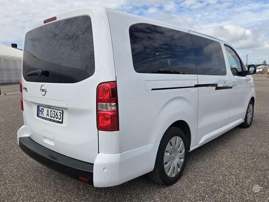 Balts Opel Zafira Life 2022 Kauņa, ar dzinēja tilpumu 2.00 L un nobraukumu 220 tūkst. km par 18900 €, foto 6 vietnē AUTOMOTO.COM.LV