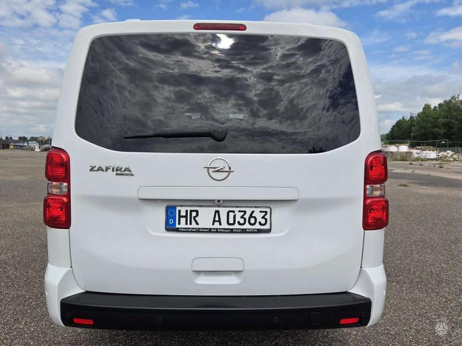 Balts Opel Zafira Life 2022 Kauņa, ar dzinēja tilpumu 2.00 L un nobraukumu 220 tūkst. km par 18900 €, foto 7 vietnē AUTOMOTO.COM.LV