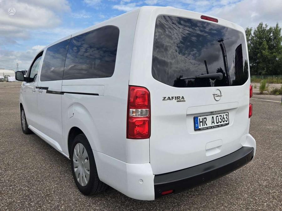 Balts Opel Zafira Life 2022 Kauņa, ar dzinēja tilpumu 2.00 L un nobraukumu 220 tūkst. km par 18900 €, foto 8 vietnē AUTOMOTO.COM.LV