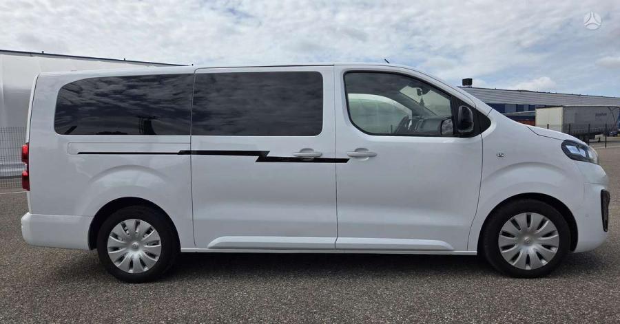 Balts Opel Zafira Life 2022 Kauņa, ar dzinēja tilpumu 2.00 L un nobraukumu 220 tūkst. km par 18900 €, foto 9 vietnē AUTOMOTO.COM.LV