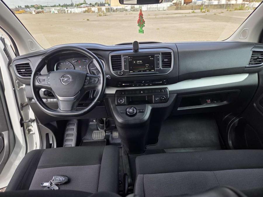 Balts Opel Zafira Life 2022 Kauņa, ar dzinēja tilpumu 2.00 L un nobraukumu 220 tūkst. km par 18900 €, foto 10 vietnē AUTOMOTO.COM.LV