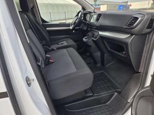 Balts Opel Zafira Life 2022 Kauņa, ar dzinēja tilpumu 2.00 L un nobraukumu 220 tūkst. km par 18900 €, foto 13 vietnē AUTOMOTO.COM.LV