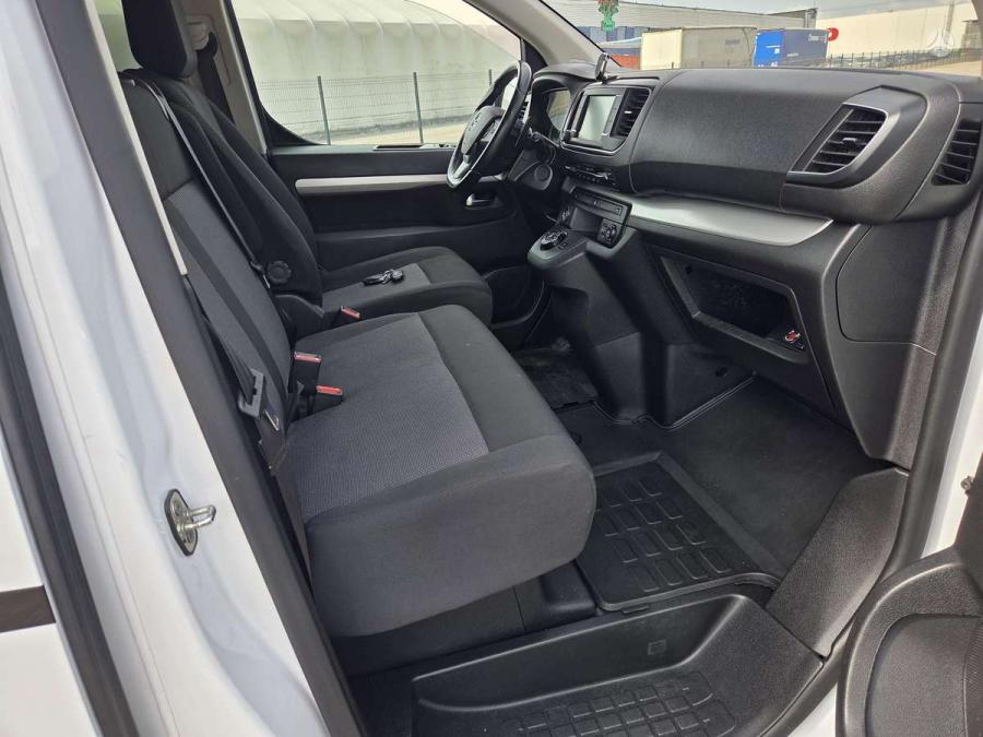 Balts Opel Zafira Life 2022 Kauņa, ar dzinēja tilpumu 2.00 L un nobraukumu 220 tūkst. km par 18900 €, foto 13 vietnē AUTOMOTO.COM.LV