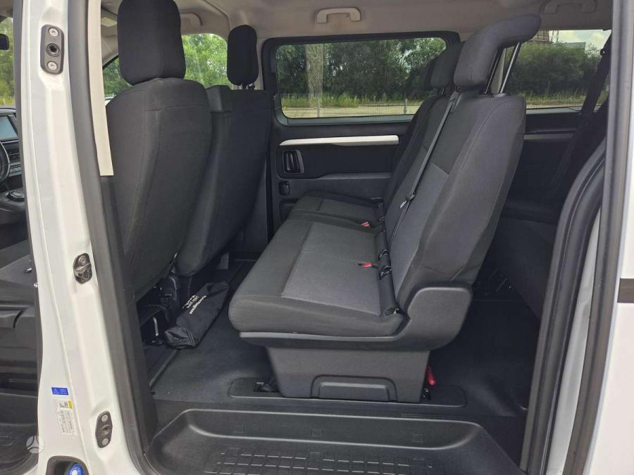 Balts Opel Zafira Life 2022 Kauņa, ar dzinēja tilpumu 2.00 L un nobraukumu 220 tūkst. km par 18900 €, foto 15 vietnē AUTOMOTO.COM.LV