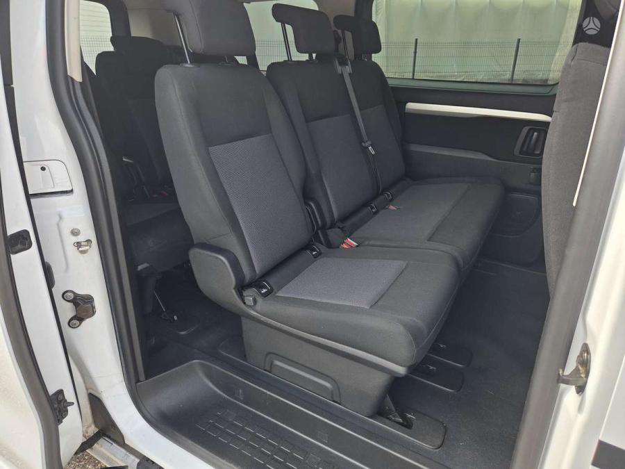 Balts Opel Zafira Life 2022 Kauņa, ar dzinēja tilpumu 2.00 L un nobraukumu 220 tūkst. km par 18900 €, foto 16 vietnē AUTOMOTO.COM.LV
