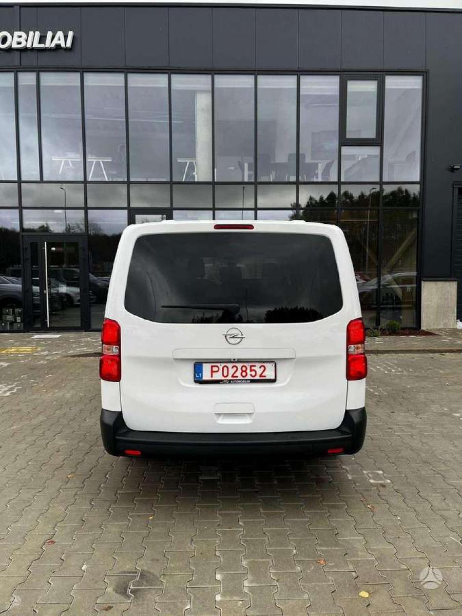 Белый Опель Zafira Life 2022 в Вильнюс, объемом двигателя 2.00 л и пробегом 138 тыс. км за 18900 €, фото 4 на AUTOMOTO.COM.LV