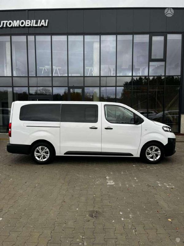 Balts Opel Zafira Life 2022 Viļņa, ar dzinēja tilpumu 2.00 L un nobraukumu 138 tūkst. km par 18700 €, foto 2 vietnē AUTOMOTO.COM.LV