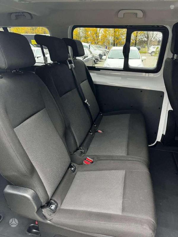 Balts Opel Zafira Life 2022 Viļņa, ar dzinēja tilpumu 2.00 L un nobraukumu 138 tūkst. km par 18700 €, foto 6 vietnē AUTOMOTO.COM.LV