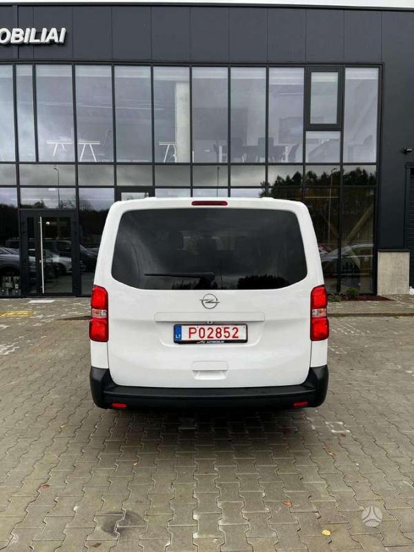 Белый Опель Zafira Life 2022 в Вильнюс, объемом двигателя 2.00 л и пробегом 142 тыс. км за 18700 €, фото 3 на AUTOMOTO.COM.LV