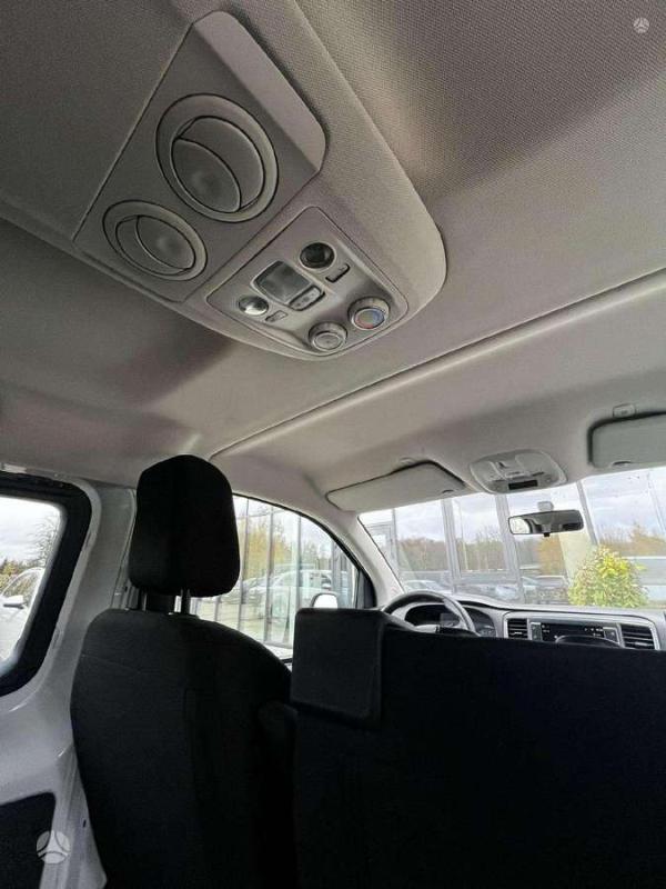 Balts Opel Zafira Life 2022 Viļņa, ar dzinēja tilpumu 2.00 L un nobraukumu 142 tūkst. km par 18500 €, foto 7 vietnē AUTOMOTO.COM.LV