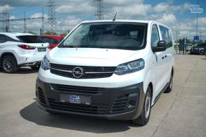 White Opel Zafira Life 2021 in Marijampole, with an engine capacity of 1.50 L and mileage of 196 thousand km for 16950 €, photo 5 on AUTOMOTO.COM.LV