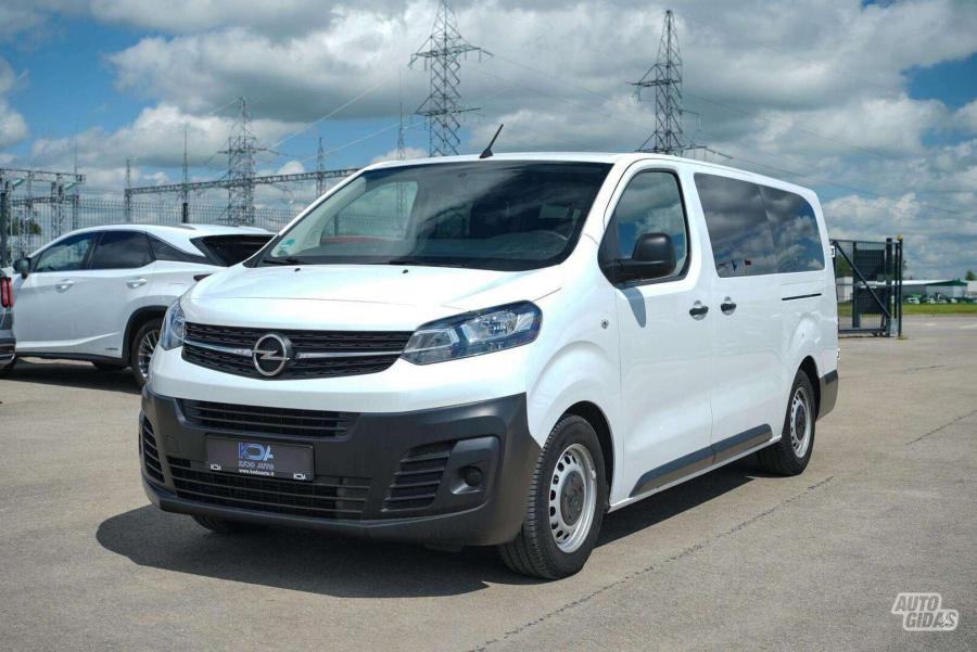 White Opel Zafira Life 2021 in Marijampole, with an engine capacity of 1.50 L and mileage of 196 thousand km for 16950 €, photo 6 on AUTOMOTO.COM.LV