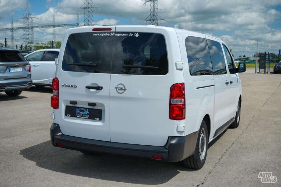 White Opel Zafira Life 2021 in Marijampole, with an engine capacity of 1.50 L and mileage of 196 thousand km for 16950 €, photo 10 on AUTOMOTO.COM.LV