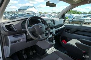 White Opel Zafira Life 2021 in Marijampole, with an engine capacity of 1.50 L and mileage of 196 thousand km for 16950 €, photo 15 on AUTOMOTO.COM.LV