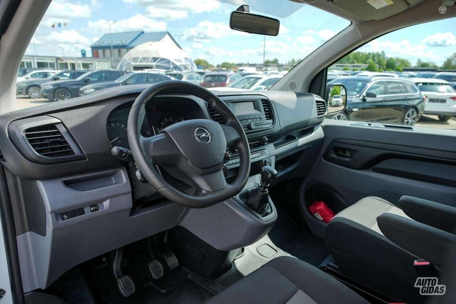 White Opel Zafira Life 2021 in Marijampole, with an engine capacity of 1.50 L and mileage of 196 thousand km for 16950 €, photo 15 on AUTOMOTO.COM.LV