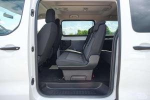 White Opel Zafira Life 2021 in Marijampole, with an engine capacity of 1.50 L and mileage of 196 thousand km for 16950 €, photo 18 on AUTOMOTO.COM.LV