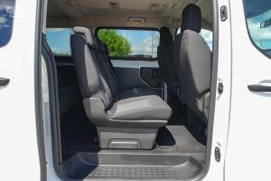 White Opel Zafira Life 2021 in Marijampole, with an engine capacity of 1.50 L and mileage of 196 thousand km for 16950 €, photo 21 on AUTOMOTO.COM.LV