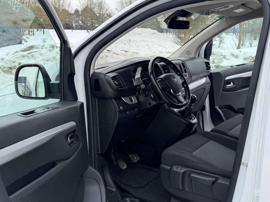 Balts Opel Zafira Life 2022 Jonava, ar dzinēja tilpumu 1.50 L un nobraukumu 230 tūkst. km par 18500 €, foto 15 vietnē AUTOMOTO.COM.LV