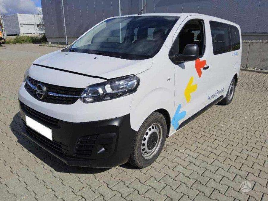 Balts Opel Zafira Life 2022 Viļņa, ar dzinēja tilpumu 1.50 L un nobraukumu 181 tūkst. km par 16930 €, foto 1 vietnē AUTOMOTO.COM.LV