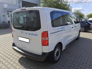 Balts Opel Zafira Life 2022 Viļņa, ar dzinēja tilpumu 1.50 L un nobraukumu 181 tūkst. km par 16930 €, foto 3 vietnē AUTOMOTO.COM.LV