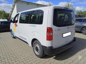 Balts Opel Zafira Life 2022 Viļņa, ar dzinēja tilpumu 1.50 L un nobraukumu 181 tūkst. km par 16930 €, foto 5 vietnē AUTOMOTO.COM.LV