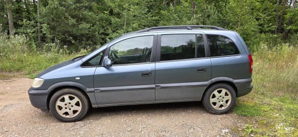 Opel Zafira 1999 in Vilnius, with an engine capacity of 1.80 L and mileage of 322 thousand km for 800 €, photo 3 on AUTOMOTO.COM.LV