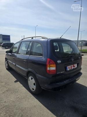 Opel Zafira 2000 in Siauliai, with an engine capacity of 1.60 L and mileage of 220 thousand km for 499 €, photo 5 on AUTOMOTO.COM.LV