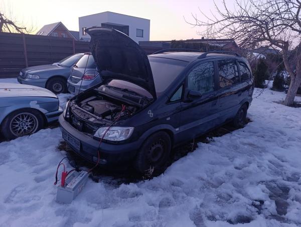 Opel Zafira 2001 in Marijampole, with an engine capacity of 2.20 L and mileage of 215 thousand km for 999 €, photo 6 on AUTOMOTO.COM.LV
