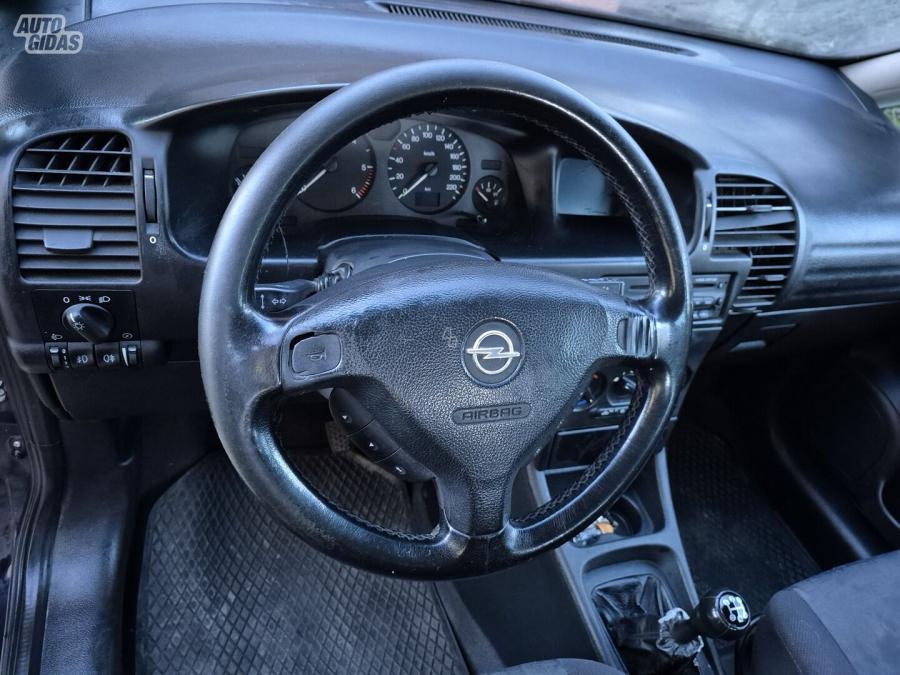 Opel Zafira 2001 in Kretinga, with an engine capacity of 2.00 L and mileage of 282 thousand km for 900 €, photo 5 on AUTOMOTO.COM.LV