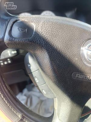 Opel Zafira 2002 Jurbarkas, ar dzinēja tilpumu 2.20 L un nobraukumu 317 tūkst. km par 1100 €, foto 14 vietnē AUTOMOTO.COM.LV