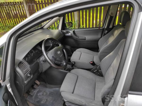 Opel Zafira 2002 Rīga, ar dzinēja tilpumu 2.20 L un nobraukumu 248 tūkst. km par 1500 €, foto 8 vietnē AUTOMOTO.COM.LV