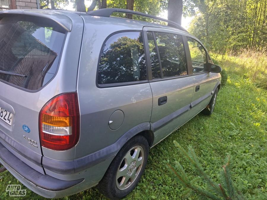 Opel Zafira 2002 in Telschi, with an engine capacity of 2.00 L and mileage of 278 thousand km for 1400 €, photo 5 on AUTOMOTO.COM.LV