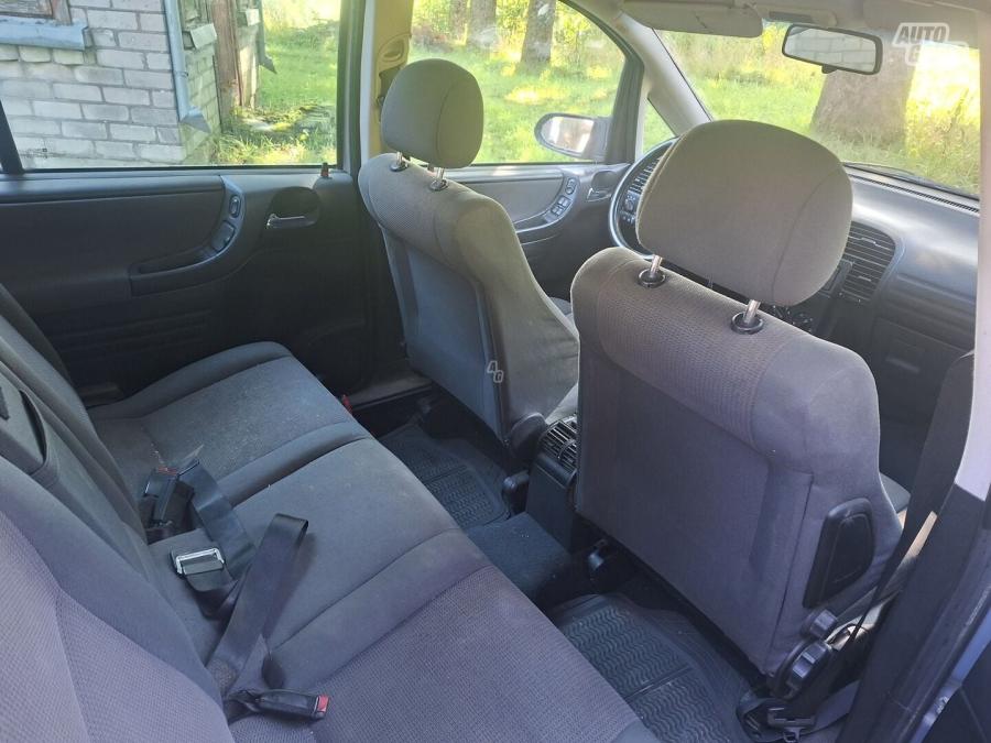 Opel Zafira 2002 in Telschi, with an engine capacity of 2.00 L and mileage of 278 thousand km for 1400 €, photo 6 on AUTOMOTO.COM.LV