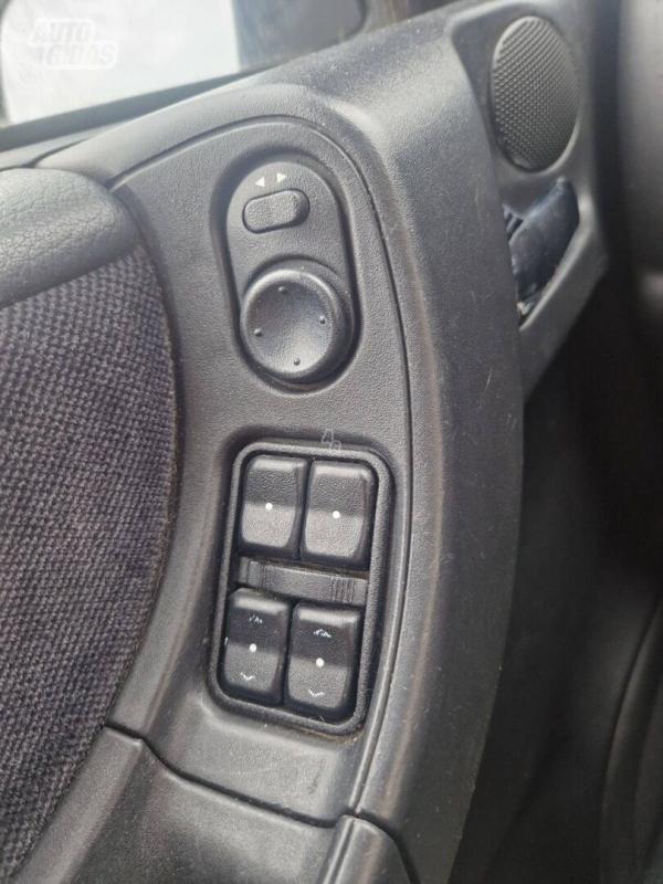 Opel Zafira 2002 Ignalina, ar dzinēja tilpumu 2.20 L un nobraukumu 211 tūkst. km par 1150 €, foto 11 vietnē AUTOMOTO.COM.LV