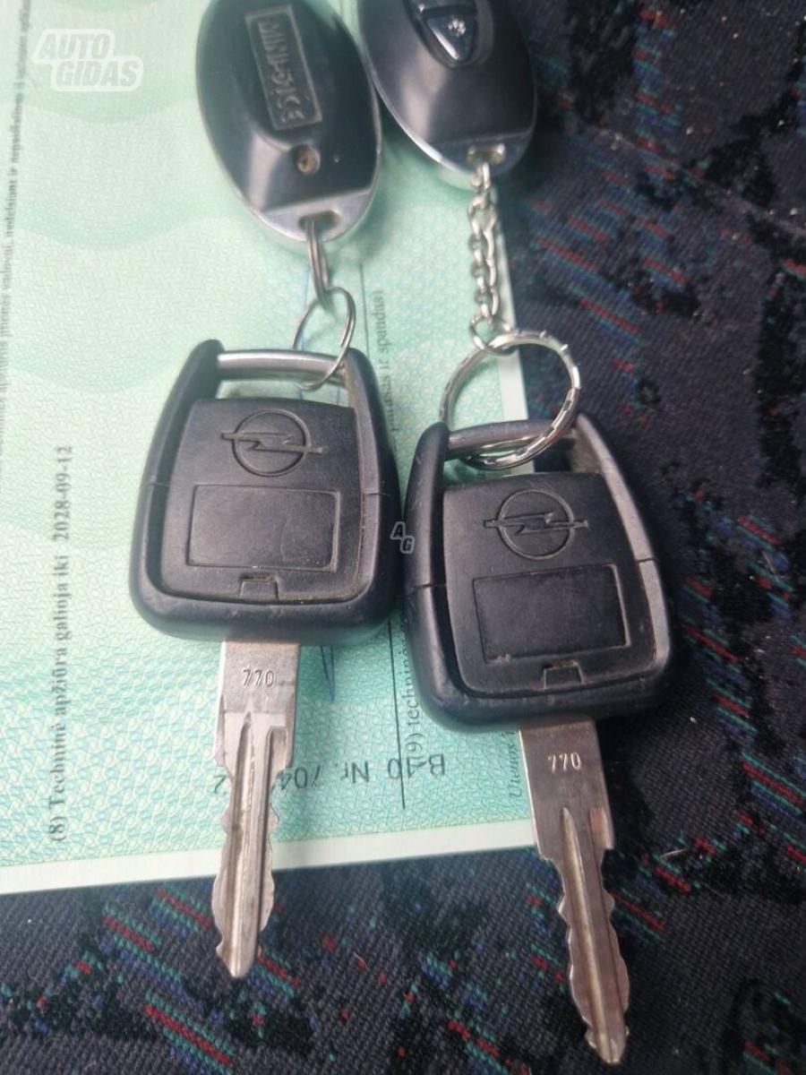 Opel Zafira 2002 Ignalina, ar dzinēja tilpumu 2.20 L un nobraukumu 211 tūkst. km par 1150 €, foto 13 vietnē AUTOMOTO.COM.LV