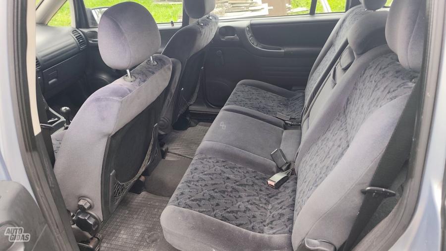 Opel Zafira 2002 Marijampole, ar dzinēja tilpumu 2.00 L un nobraukumu 377 tūkst. km par 400 €, foto 10 vietnē AUTOMOTO.COM.LV