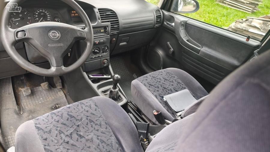 Opel Zafira 2002 Marijampole, ar dzinēja tilpumu 2.00 L un nobraukumu 377 tūkst. km par 400 €, foto 11 vietnē AUTOMOTO.COM.LV